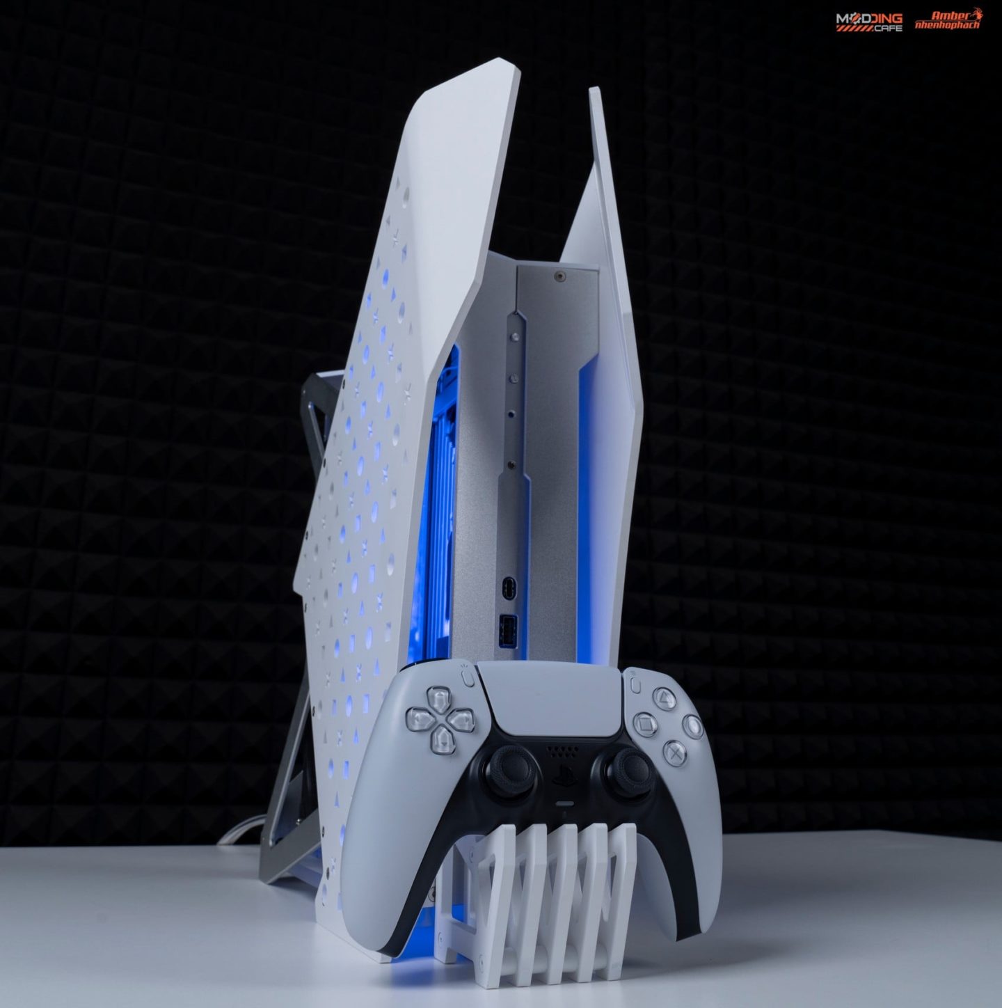 PC modder creates fully functioning water cooled PlayStation 5 | VGC