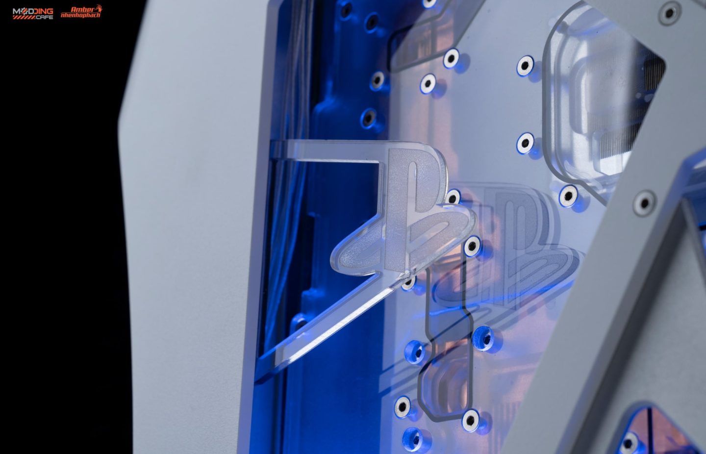 PC modder creates fully functioning water cooled PlayStation 5 | VGC