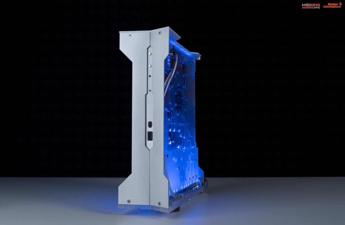 PC modder creates fully functioning water cooled PlayStation 5 | VGC