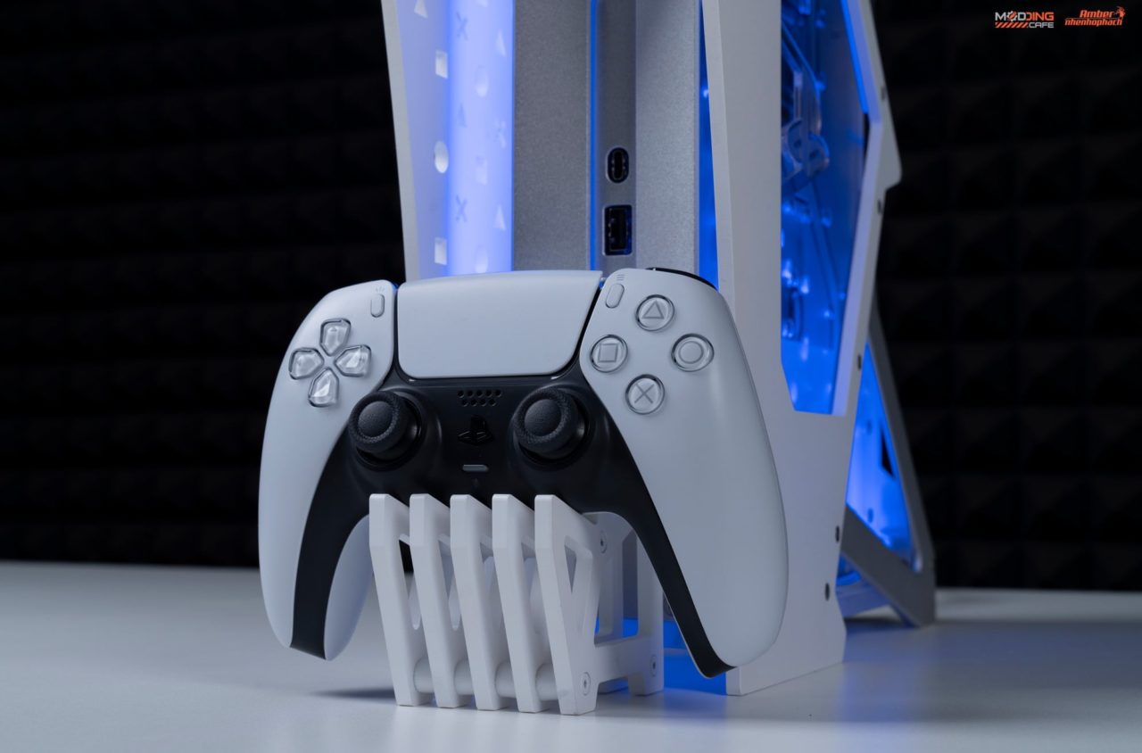 PC modder creates fully functioning water cooled PlayStation 5 | VGC