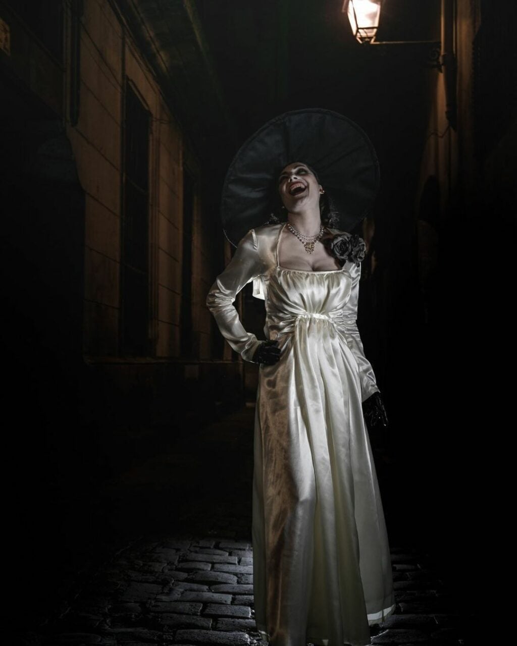 Lady Dimitrescu’s real-life model brings her to life in a new photo ...