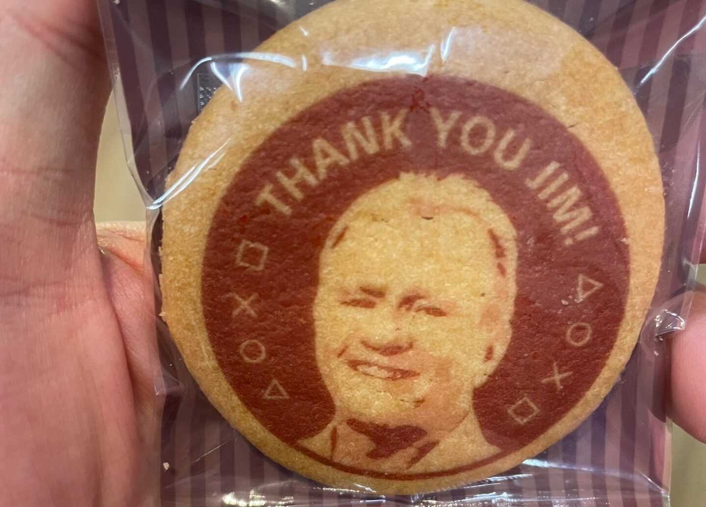 Outgoing PlayStation boss Jim Ryan presented with PS1-style PS5 at ...