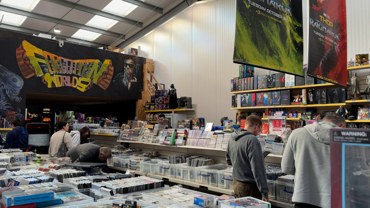 VGC가 영국 최대 게임 매장인 Forgotten Worlds를 방문했습니다. - GAMINGDEPUTY KOREA