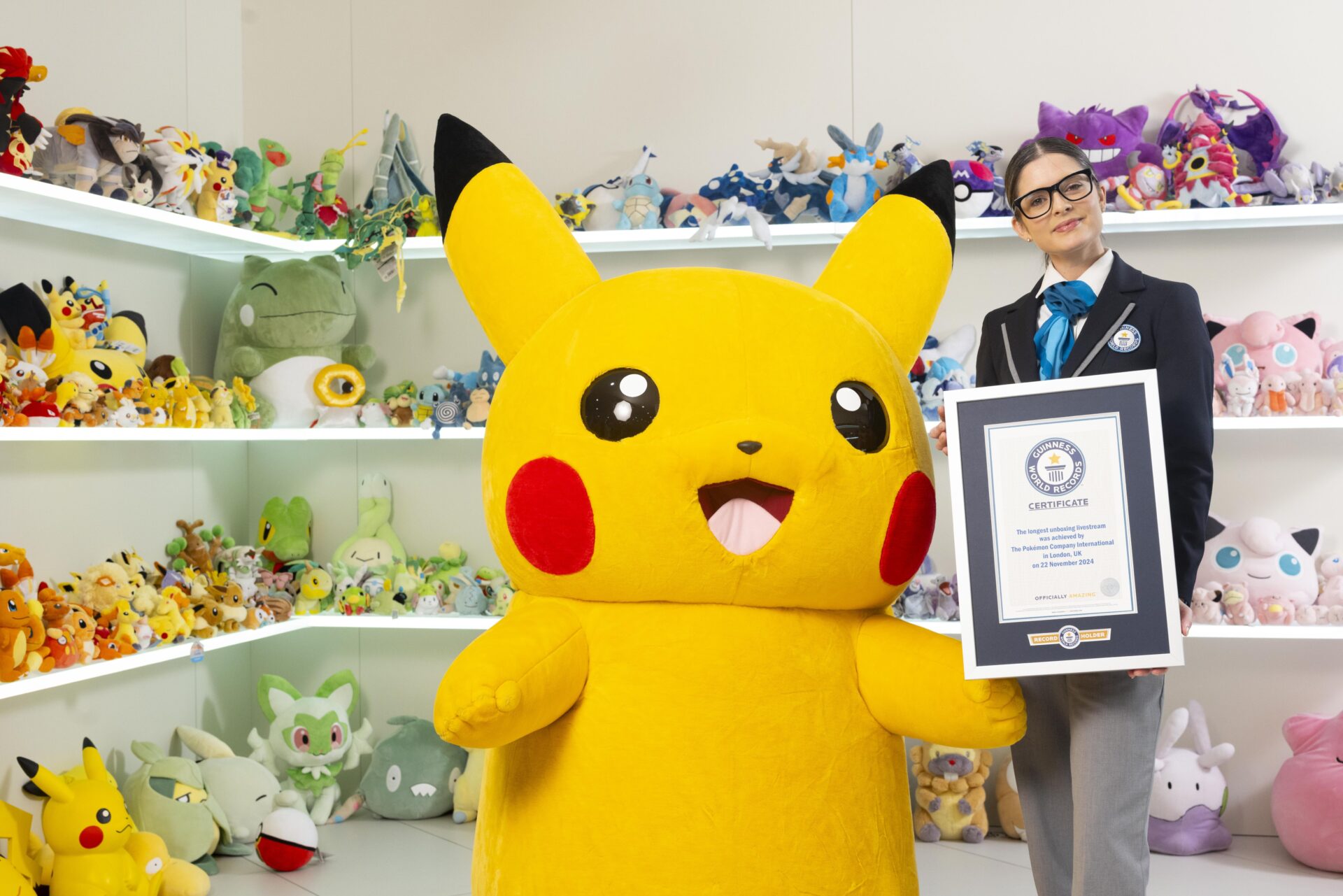 Pokemon fans open 20,000 cards in 24 hours to break Guinness World ...