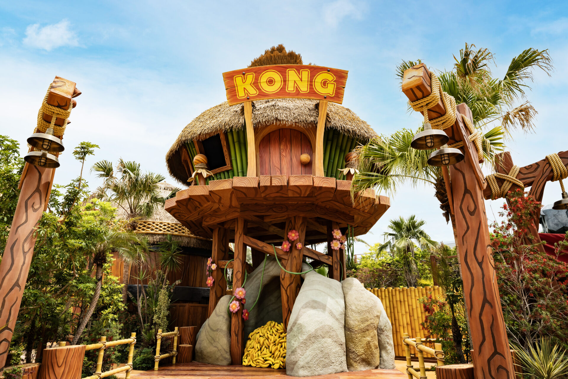 Review: Nintendo’s Donkey Kong theme park adds extra a-peel to Super ...